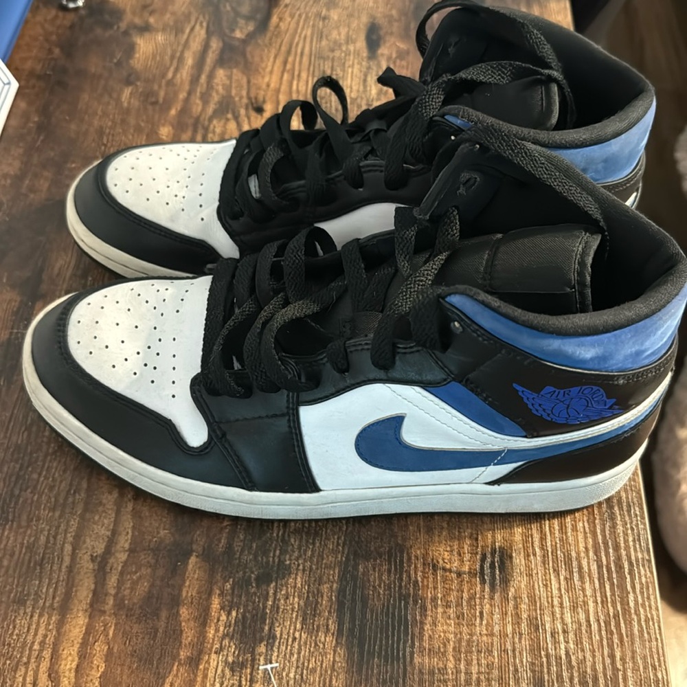 Blue Jordan Ones - Gem